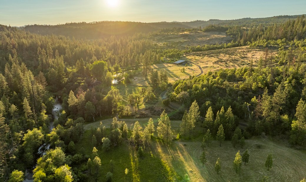Rare 40 Acre Estate Above Big Butte Creek In Eagle Point, Oregon ...