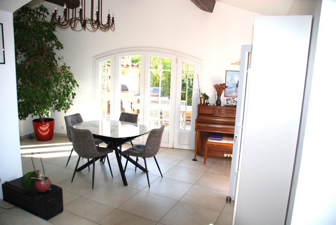 Villa 8 Room(s) 5 En La Londe Les Maures, Provenza Alpes Costa Azul ...