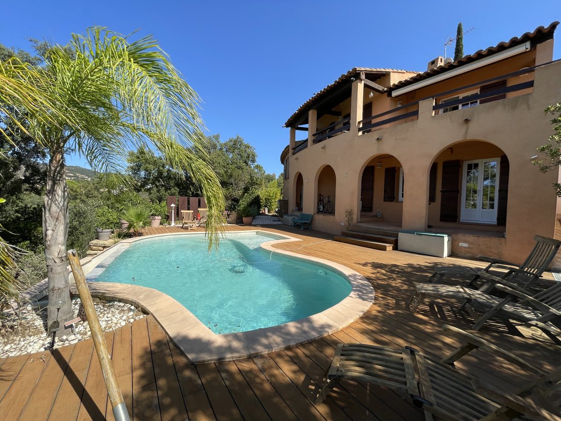 Villa 8 Room(s) 5 En La Londe Les Maures, Provenza Alpes Costa Azul ...