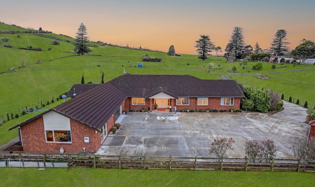 Executive Lifestyle Property In Bombay, Auckland, New Zealand For Sale ...