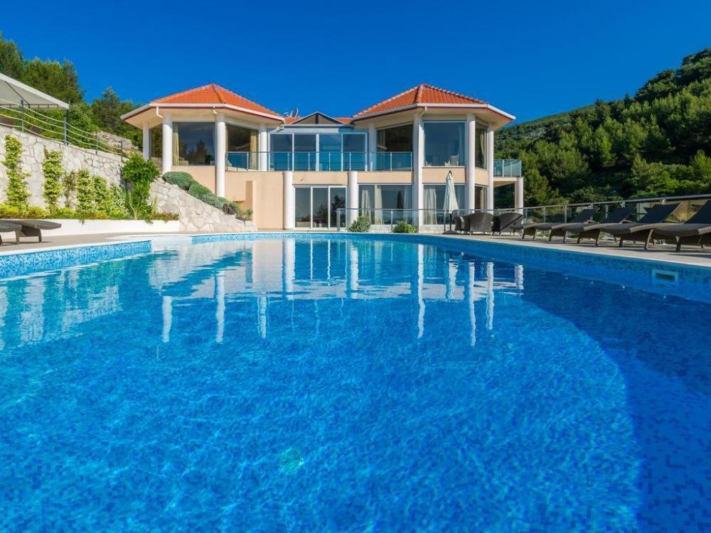 Villa For Sale In En Opcina Smokvica, Condado De Dubrovnik Neretva ...