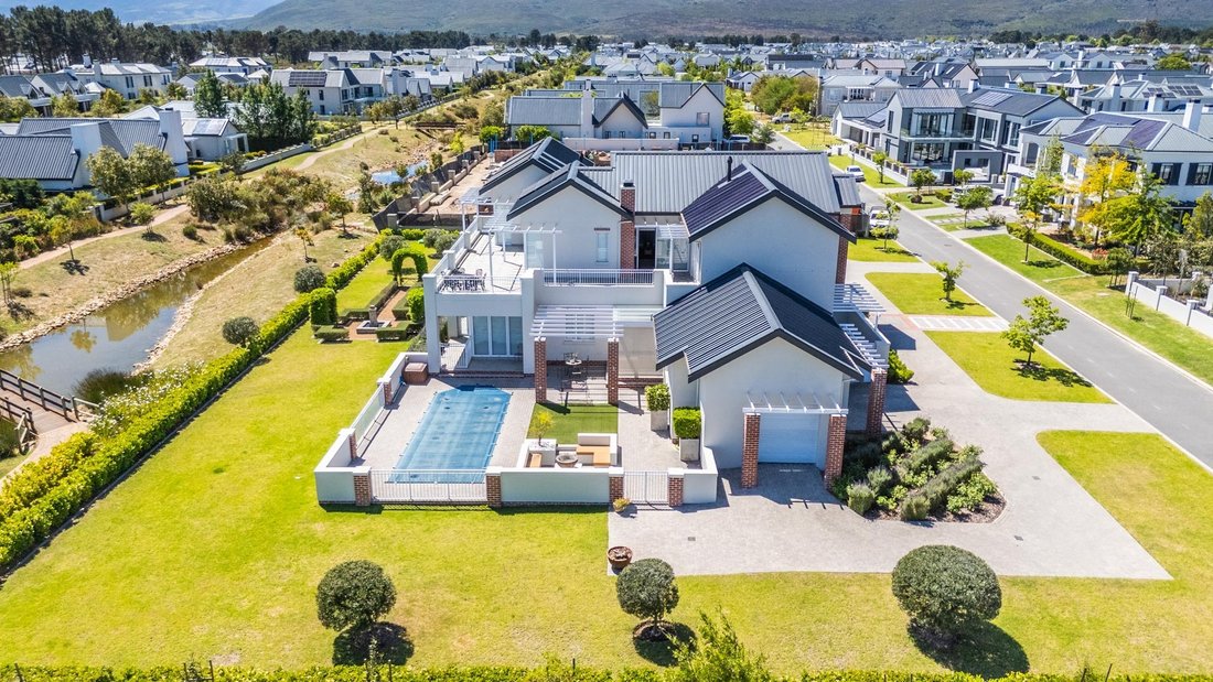 Exquisite In Val De Vie Winelands Lifestyle Estate, Western Cape, South ...