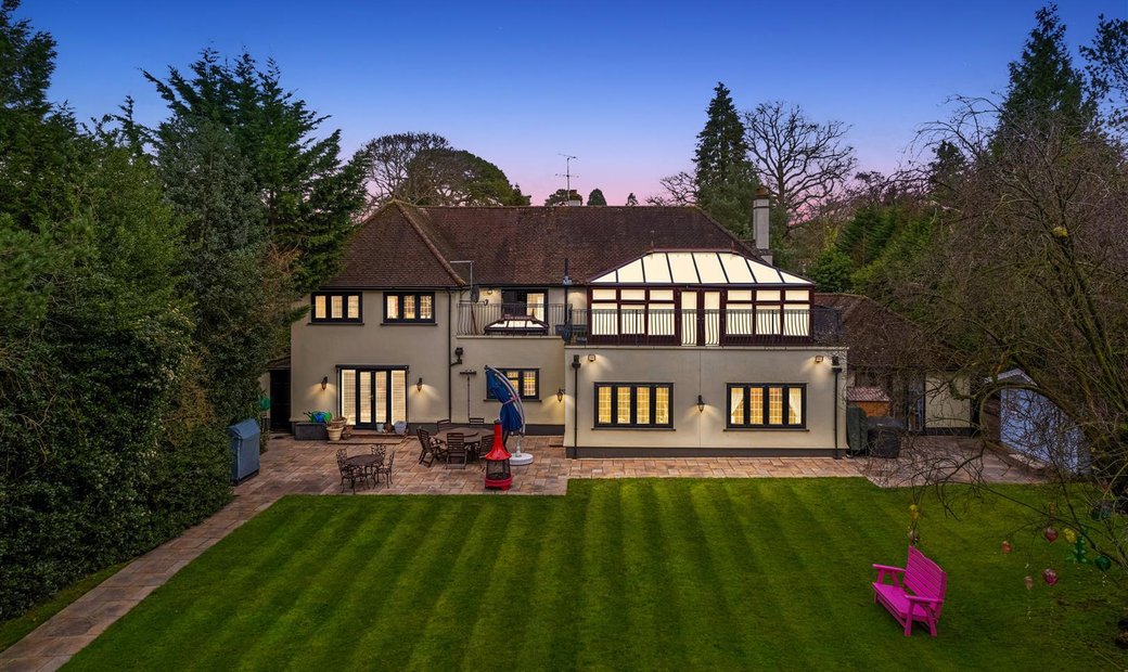 5 Bedroom House For Sale In Keston Park In Orpington, England, United ...