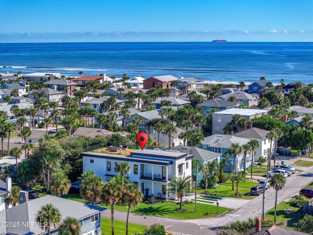 Single Family Home/House Neptune In Neptune Beach, Florida, United ...