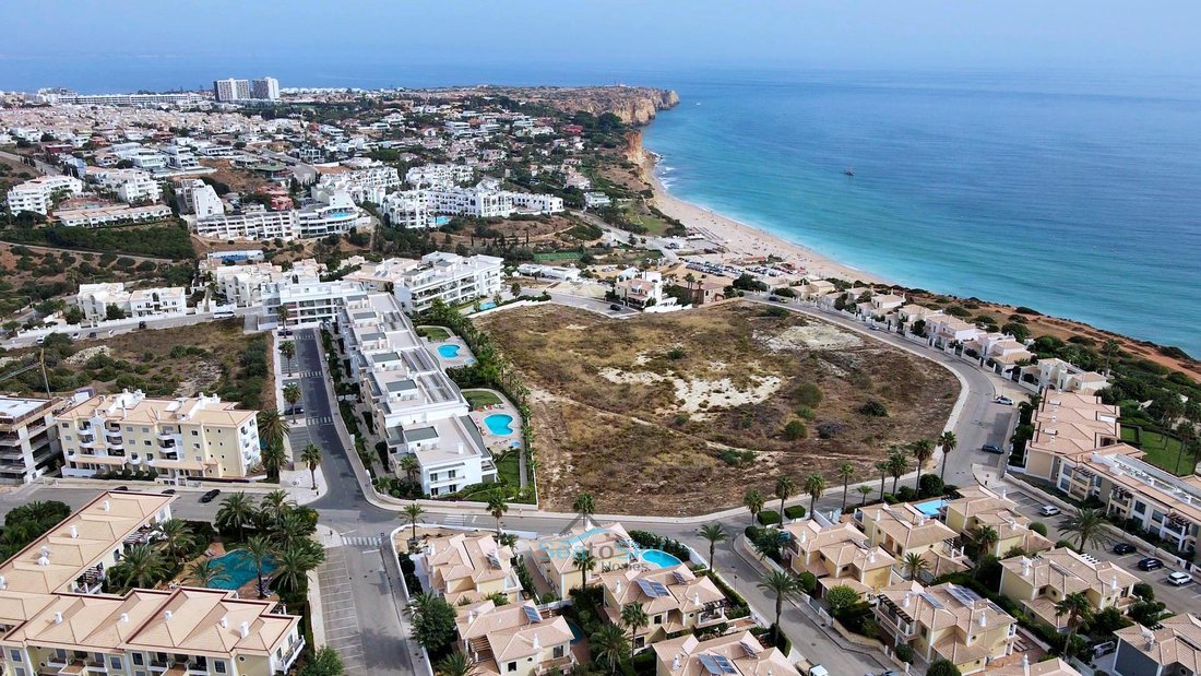 Spacious, Modern Apartment Next To In Sao Goncalo De Lagos, Algarve ...