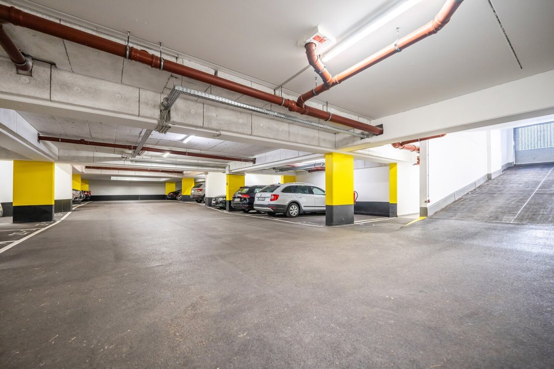 Stellplatz In Moderner Garage Im 14. Bezirk! In Vienna, Wien, Austria ...