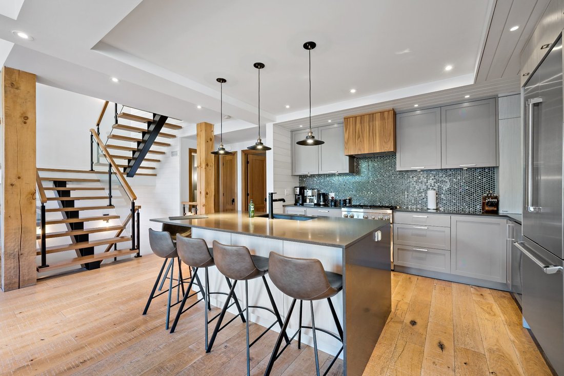 This Luxury Townhouse With Mountain Views In Mont Tremblant, Quebec ...