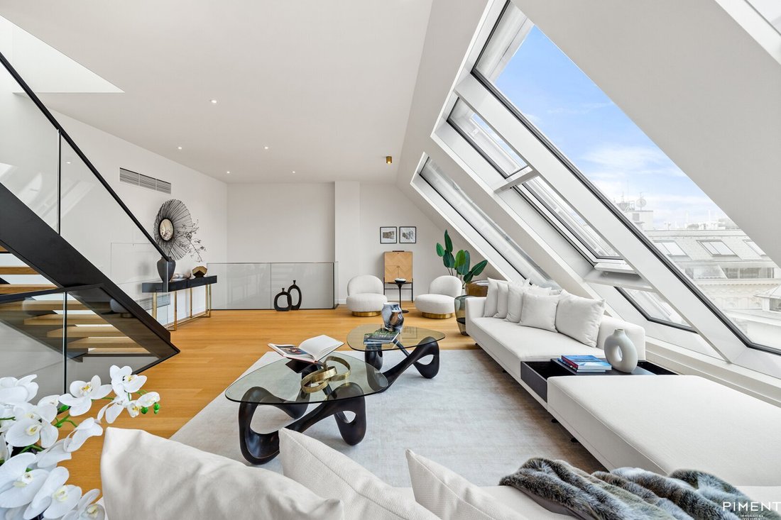 Großzügige Dachgeschosswohnung "Am Werdertor" Mit In Vienna, Wien ...