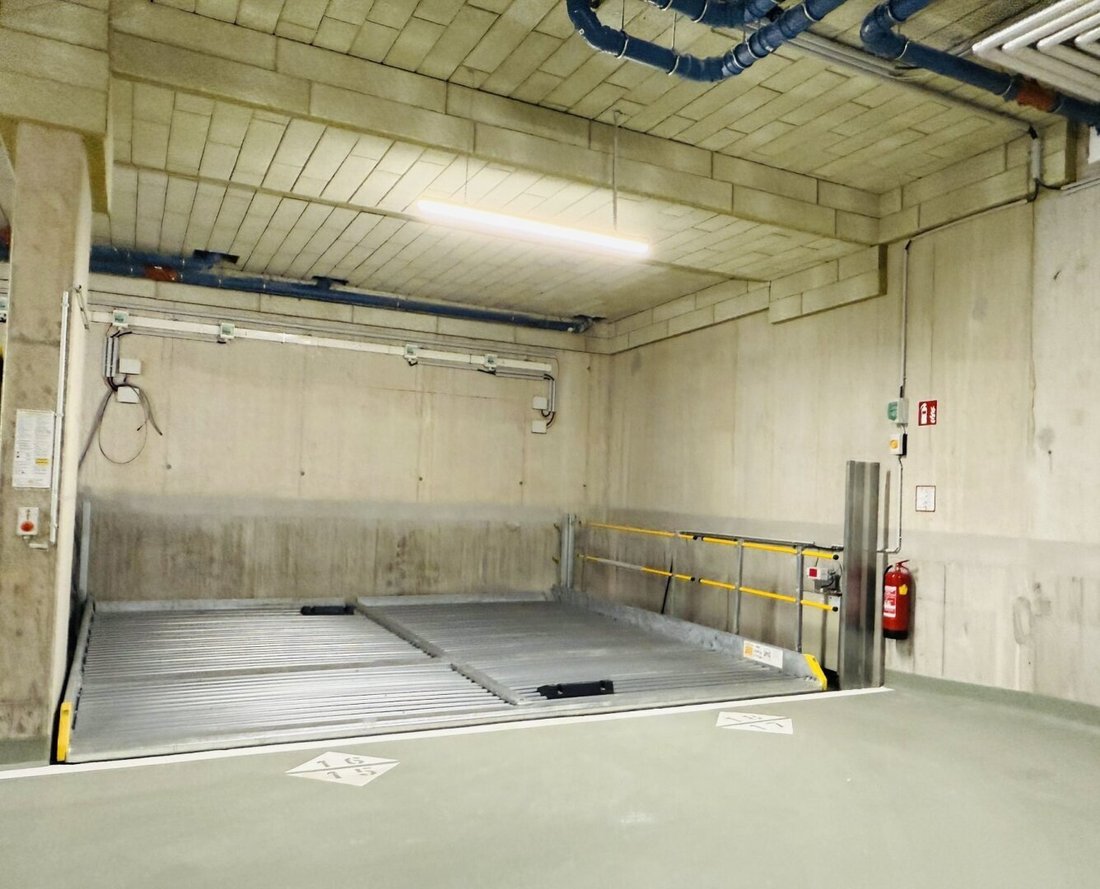 Tiefgaragenplatz Zu Vermieten ! Nähe U Bahn In Vienna, Wien, Austria ...