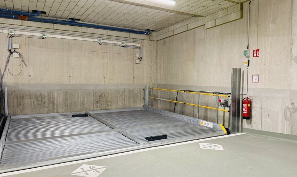 Tiefgaragenplatz Zu Vermieten ! Nähe U Bahn In Vienna, Wien, Austria ...