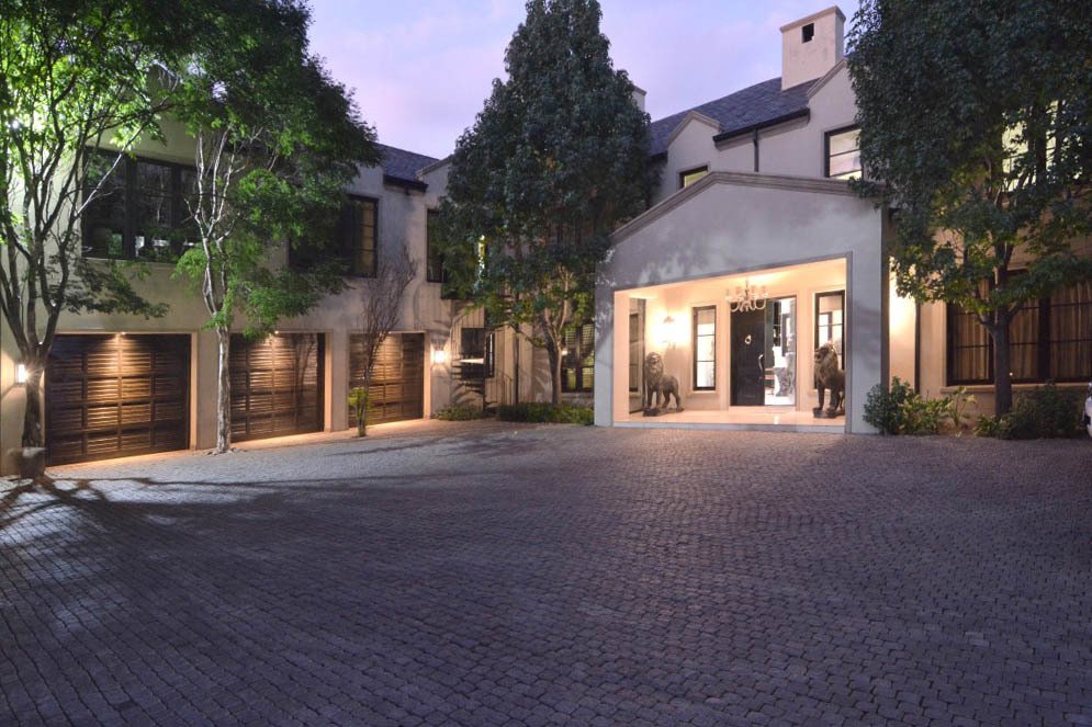 Magnificent Mansion In Millionaires Mile In Johannesburg, Gauteng ...