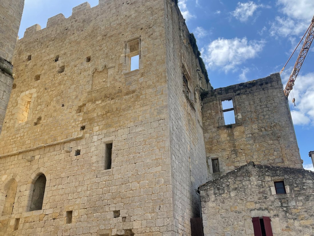 13th Century Château To Restore Located In En Larressingle, Occitania ...