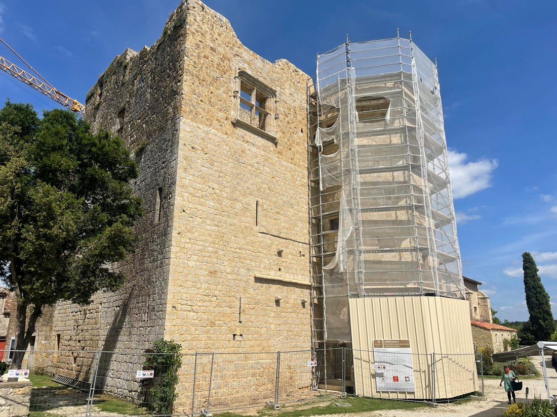 13th Century Château To Restore Located In En Larressingle, Occitania ...