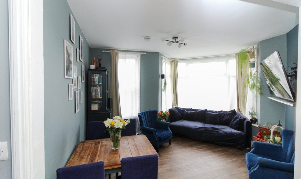 This Four Bedroom Split Level Flat In Thornton Heath, England, United ...