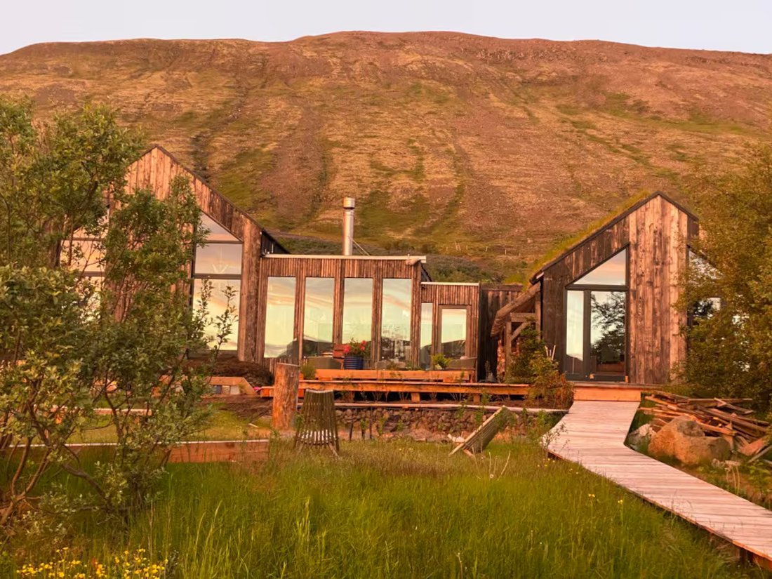 A Handcrafted Icelandic Sanctuary With Geothermal Spa In Kjósarhreppur ...