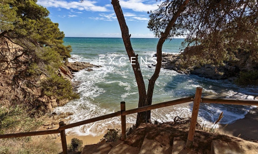Terrain Exclusif En Bord De Mer à Platja Dans Platja D'aro, Catalogne ...