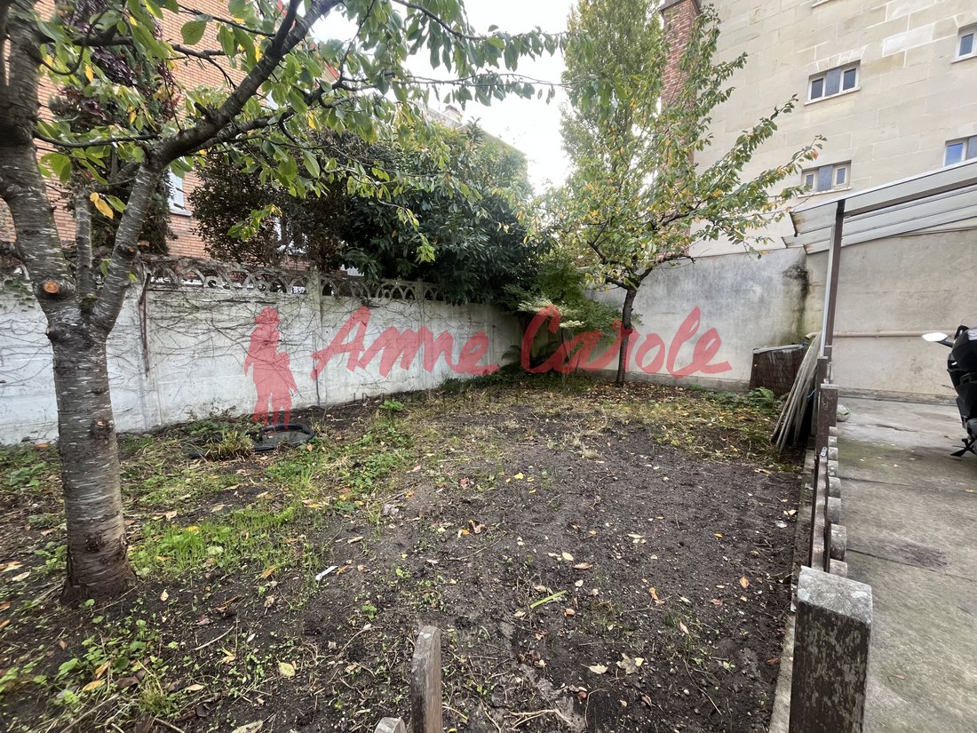Rare In The Area. Single Story House In Nogent Sur Marne, île De France ...