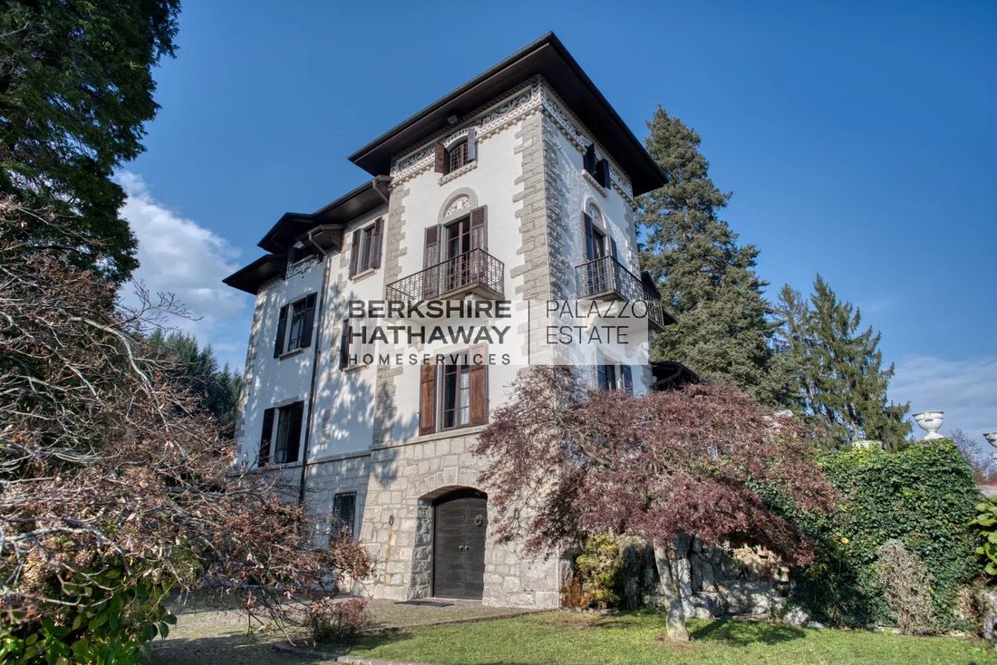 A Magnificent Historic Villa With Early In Verduno, Piedmont, Italy For ...
