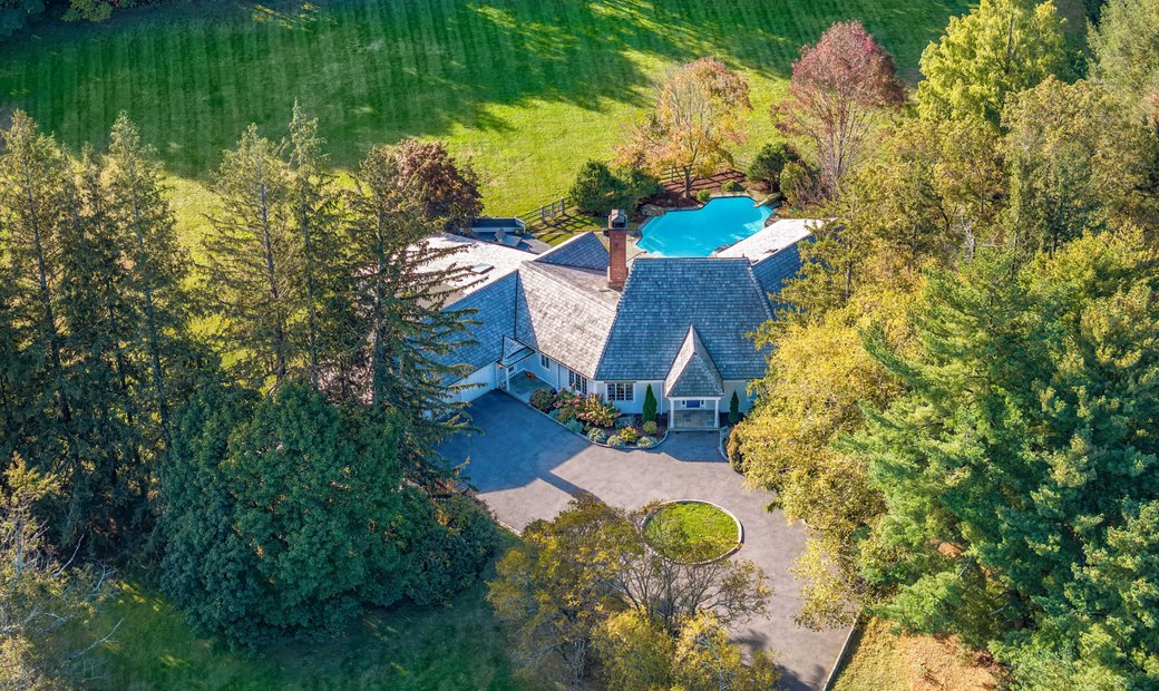 Reynwood Manor In Coveted Back Country In Greenwich, Connecticut ...
