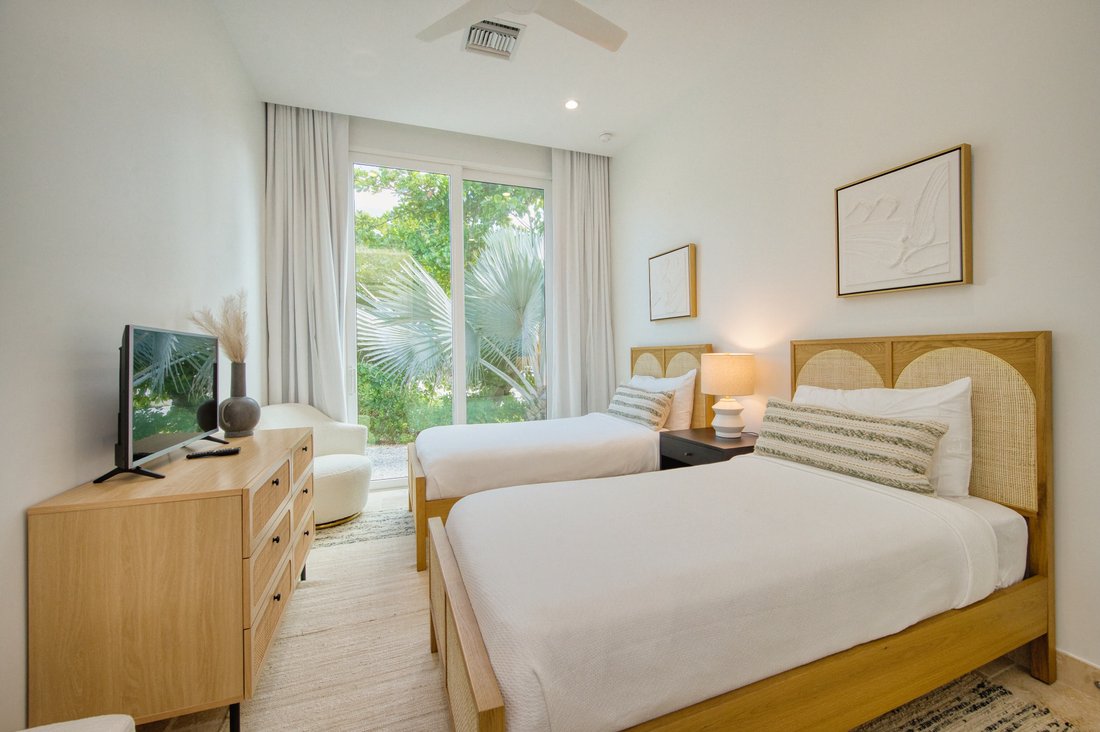 Seaside Hideaway Fully Renovated In Old Man Bay, North Side, Cayman ...