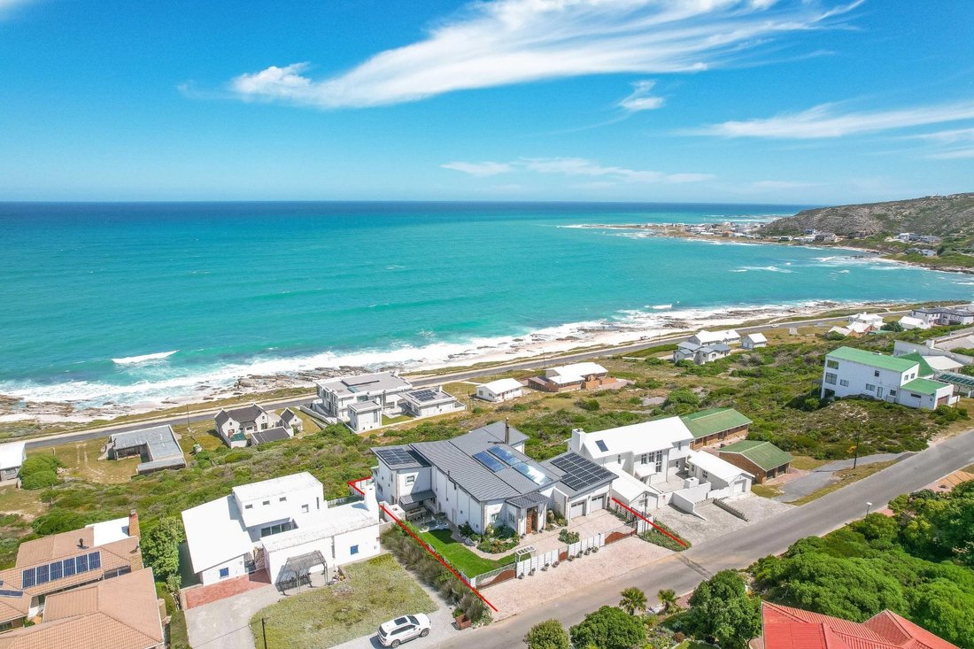 House Struisbaai In Struis Bay, Western Cape, South Africa For Sale ...