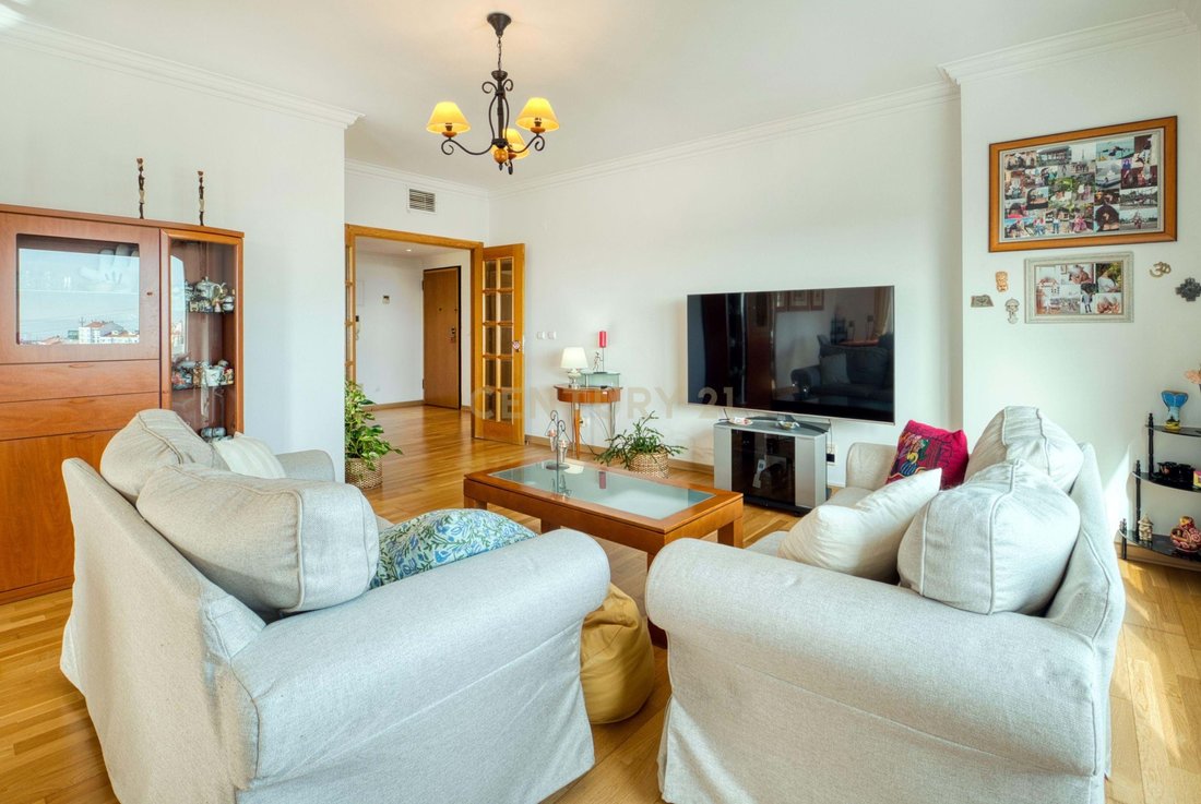 3 Bedroom Apartment In Prior Velho In Sacavem, Lisbon, Portugal For ...