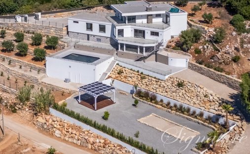 Luxury golf view villas for sale in Santa Barbara de Nexe, Algarve ...
