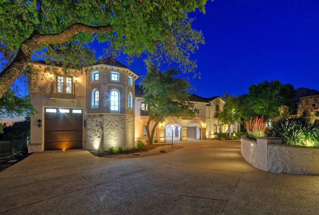 Double Lot Luxury Estate In Austin – Multi Gen In Austin, Texas, United ...