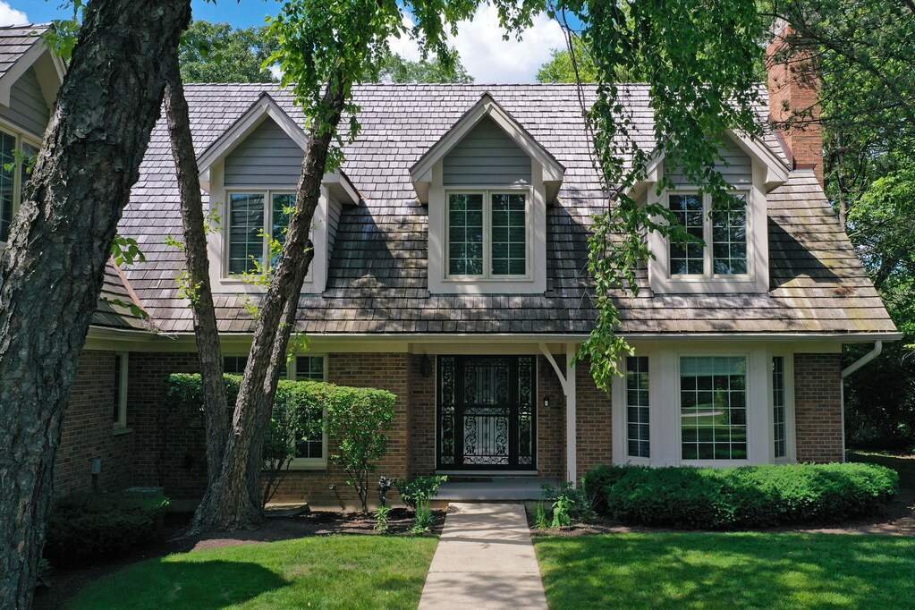 Élégant Domaine De Style Cape Cod Dans Shields Township, Illinois ...