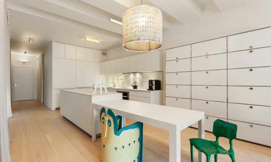 Loft A Pianta Aperta Presso L'ice House In New York, New York, Stati ...