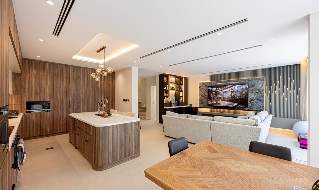 Stunning 3 B/R + Maid/Guest Room| Turnkey In Dubai, Dubai, United Arab ...
