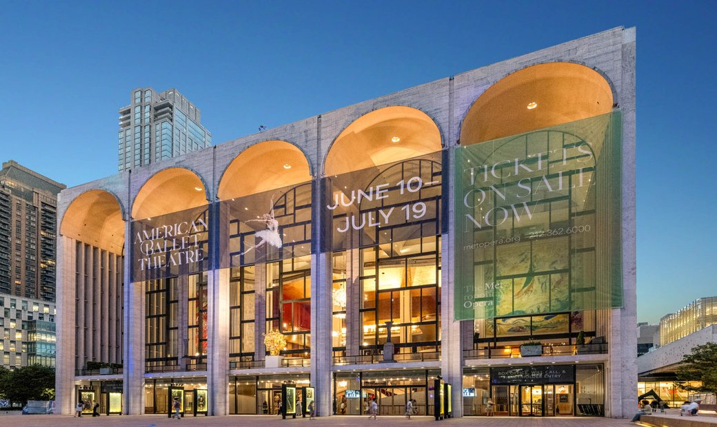 Lincoln Center Spectacular 2 Br W/ Views! In New York, New York, United ...