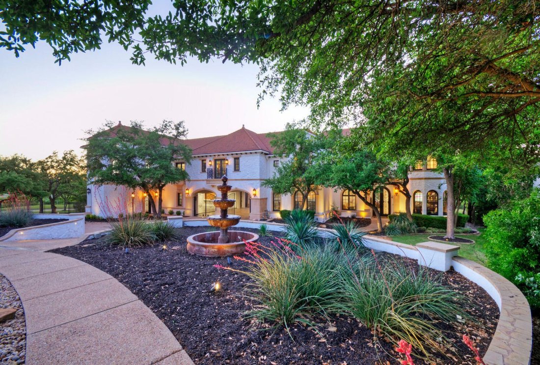 Double Lot Luxury Estate In Austin – Multi Gen In Austin, Texas, United ...