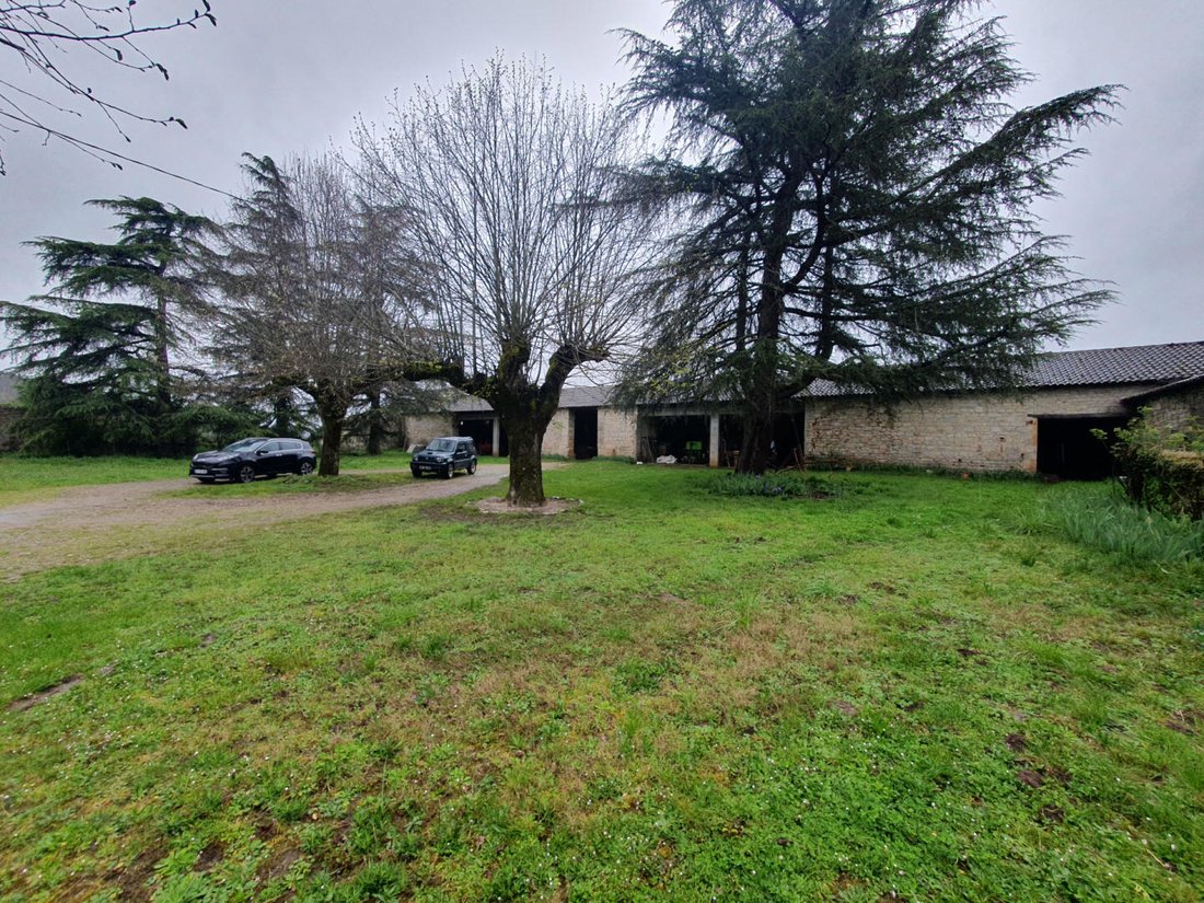 Lot Valley West Isolated Countryside Former Farm In Cajarc, Occitanie ...