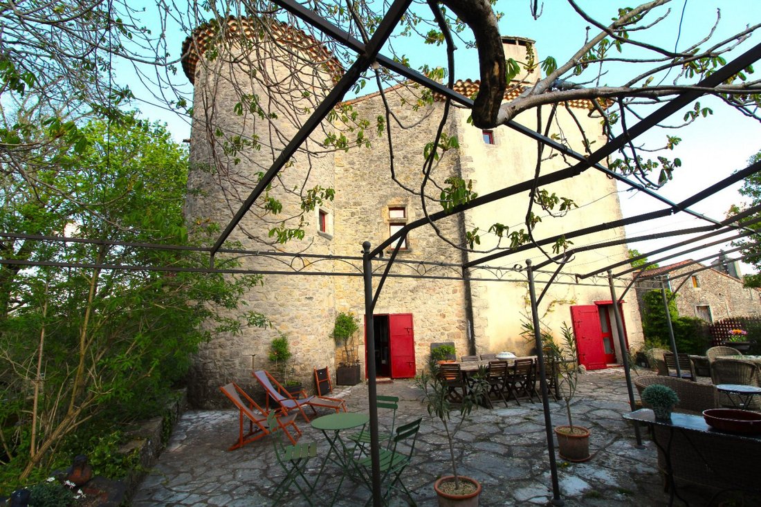 Sale Of Château Le Cros, 470m² 11 Rooms 875,000€ In Le Cros, Occitanie ...