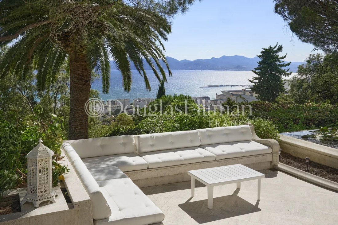 Cannes Château Louis Xiii, In Cannes, Provence Alpes Côte D'azur ...