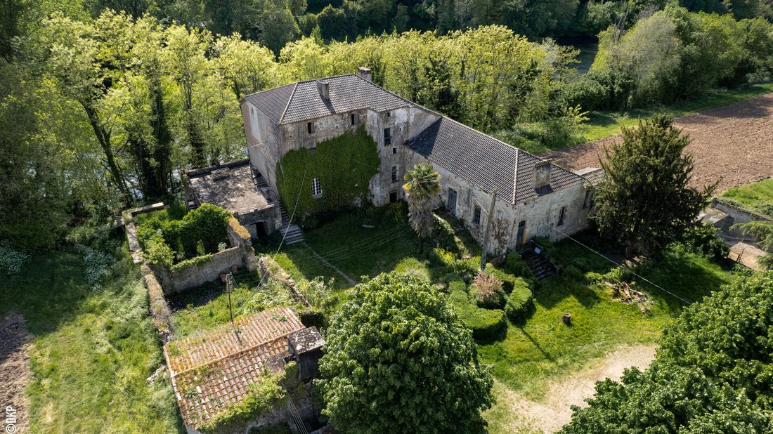 Lot Valley West Isolated Countryside Former Farm In Cajarc, Occitanie ...