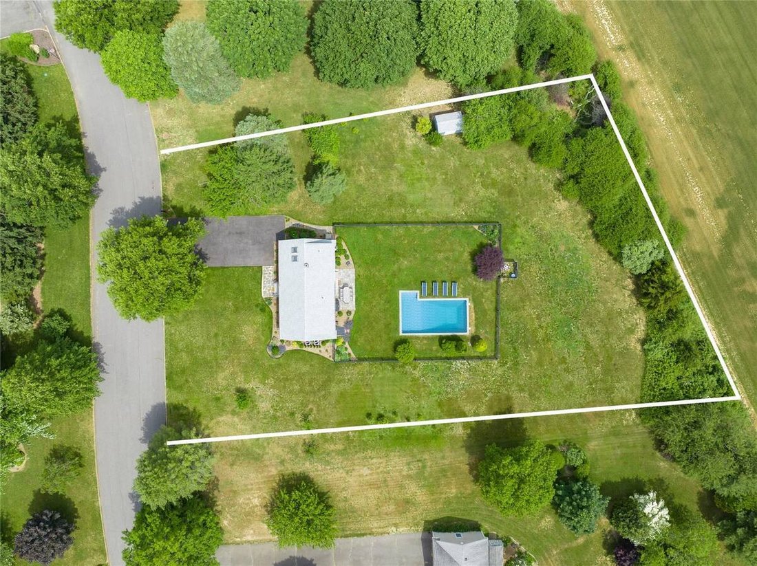 Residential In Cutchogue In Cutchogue, New York, United States For Sale ...