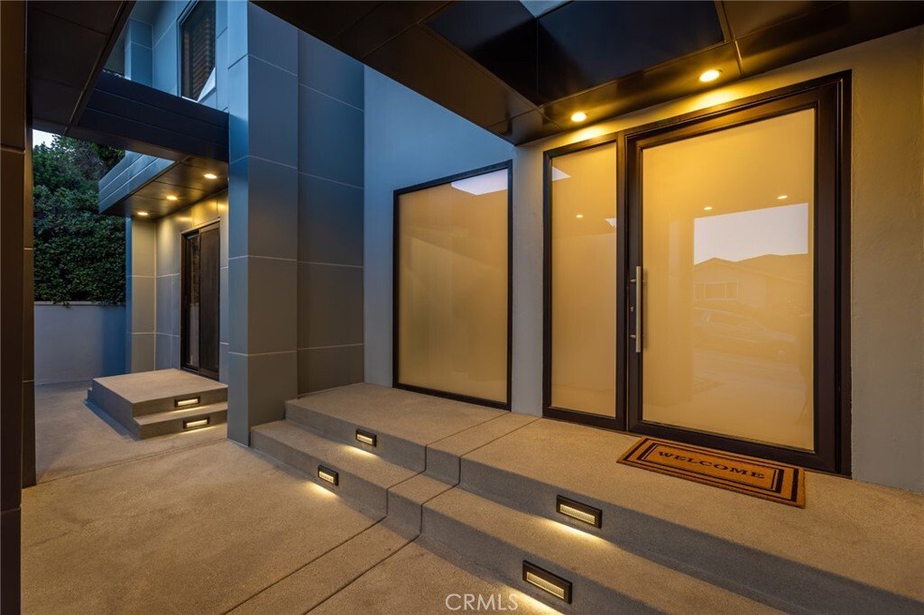 4 Bedrooms Single Family Detached In Glendale, California, United ...