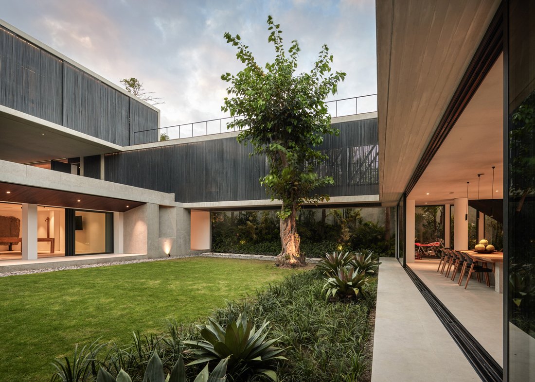Iconic Modern Luxe Designer Villa In Pererenan, Bali In Mengwi, Bali ...