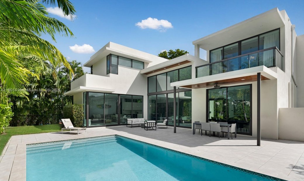 4520 N Meridian Ave Miami Beach, In Miami Beach, Florida, United States ...