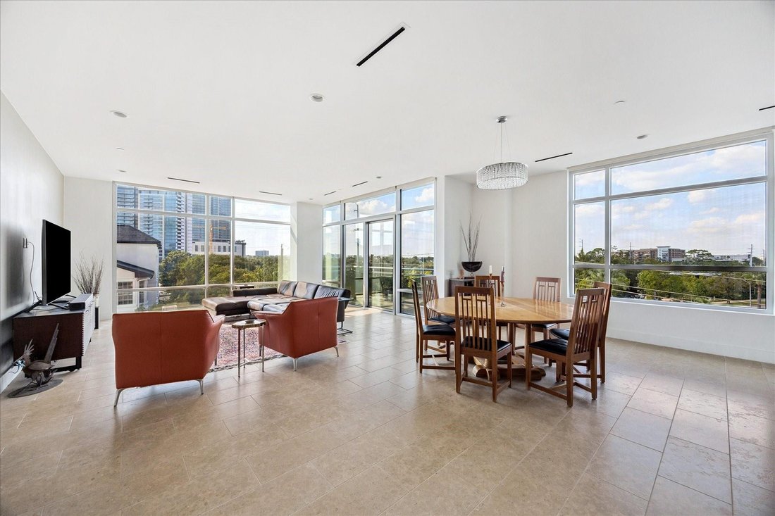 Condominium In Houston In Houston, Texas, United States For Sale (16510909)