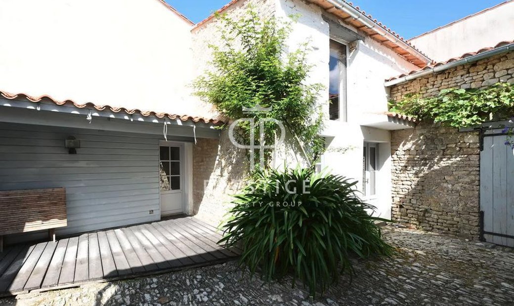Authentic 4 Bedroom House For Sale In In Ars En Ré, Nouvelle Aquitaine ...