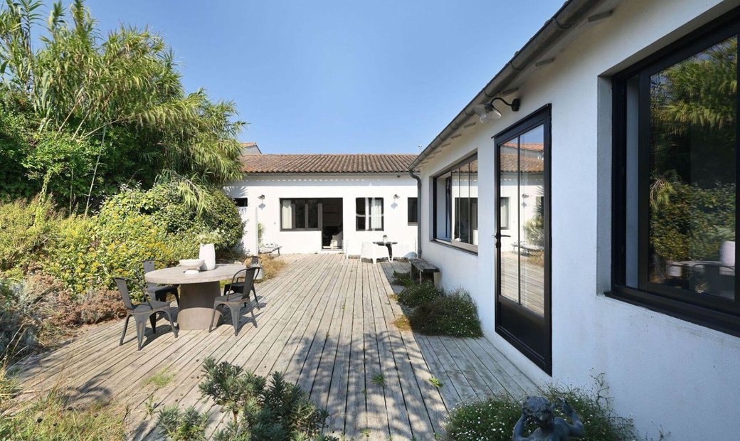 Income Potential 4 Bedroom House For En Ars En Ré, Nueva Aquitania ...