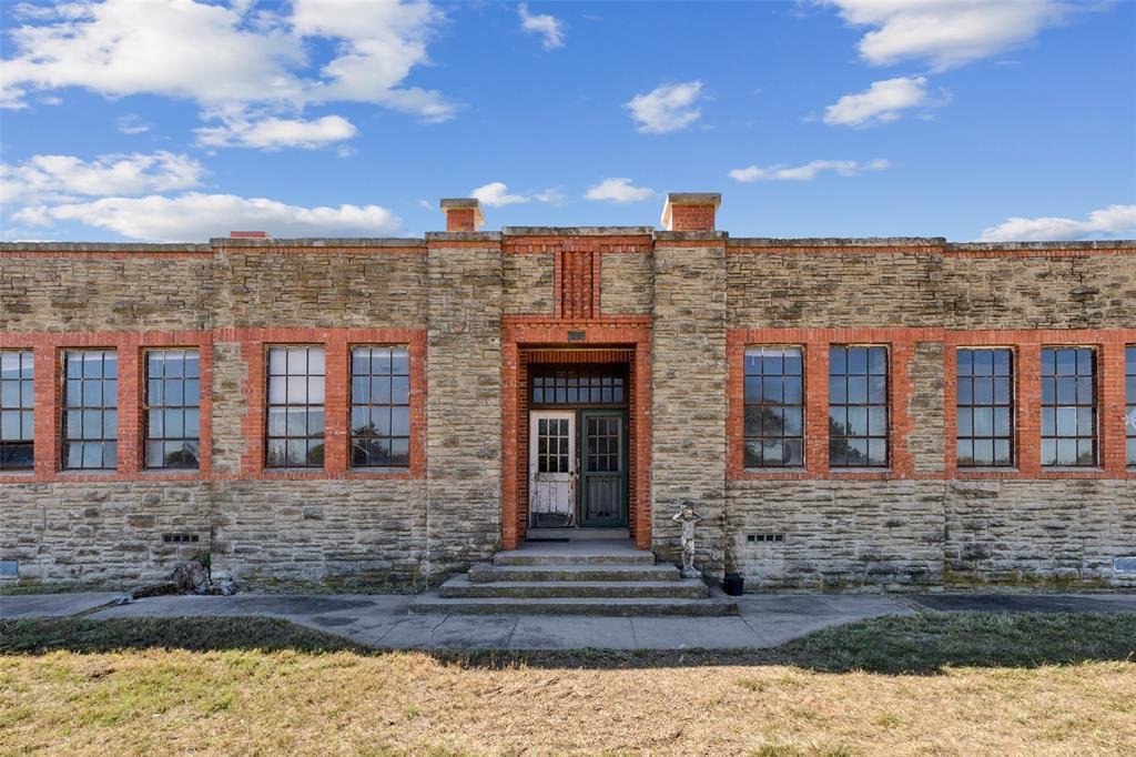 Single Family Residence In Decatur In Decatur, Texas, United States For ...