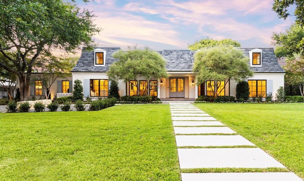 Single Family Residence In Dallas In Dallas, Texas, United States For ...