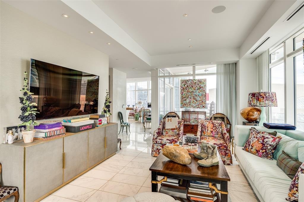 Condominium In Dallas In Dallas, Texas, United States For Sale (16517388)