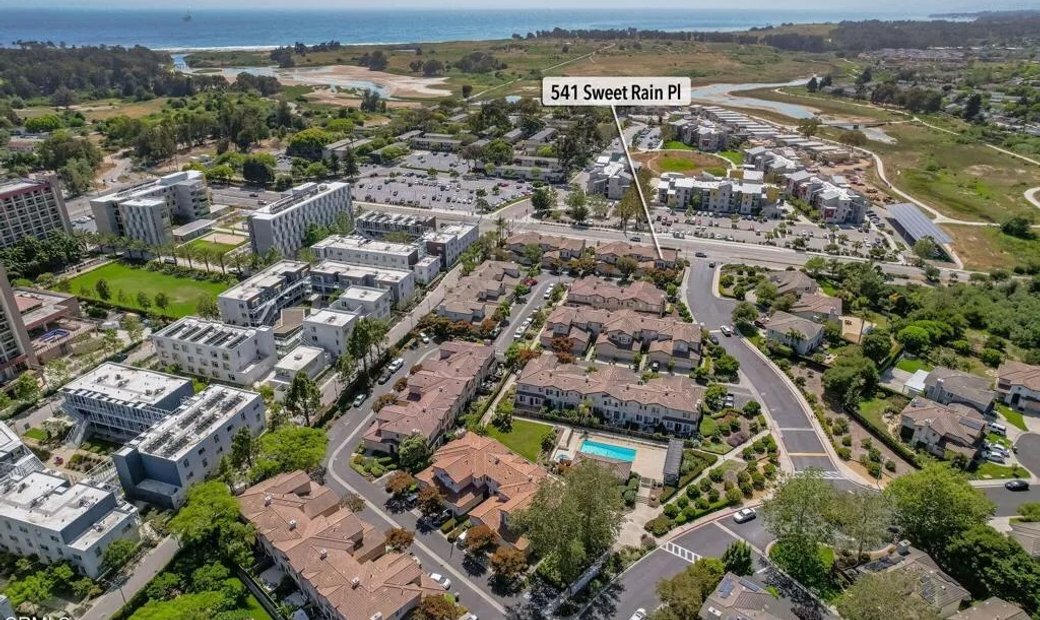 Townhouse In Goleta In Goleta, California, United States For Sale ...