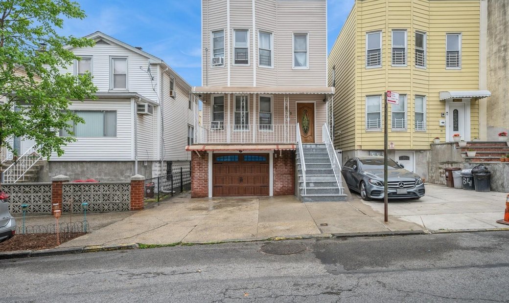 Residential In Bronx In New York, New York, United States For Sale ...