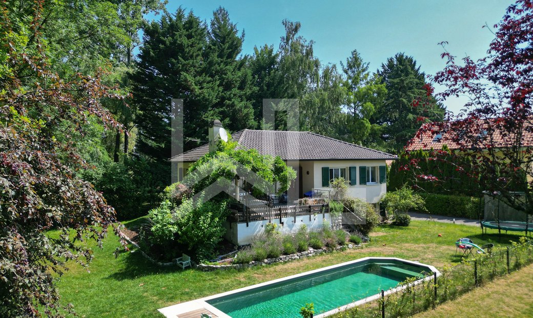 Charmante Villa En Plein Cœur De Terre Sainte In Commugny, Vaud ...